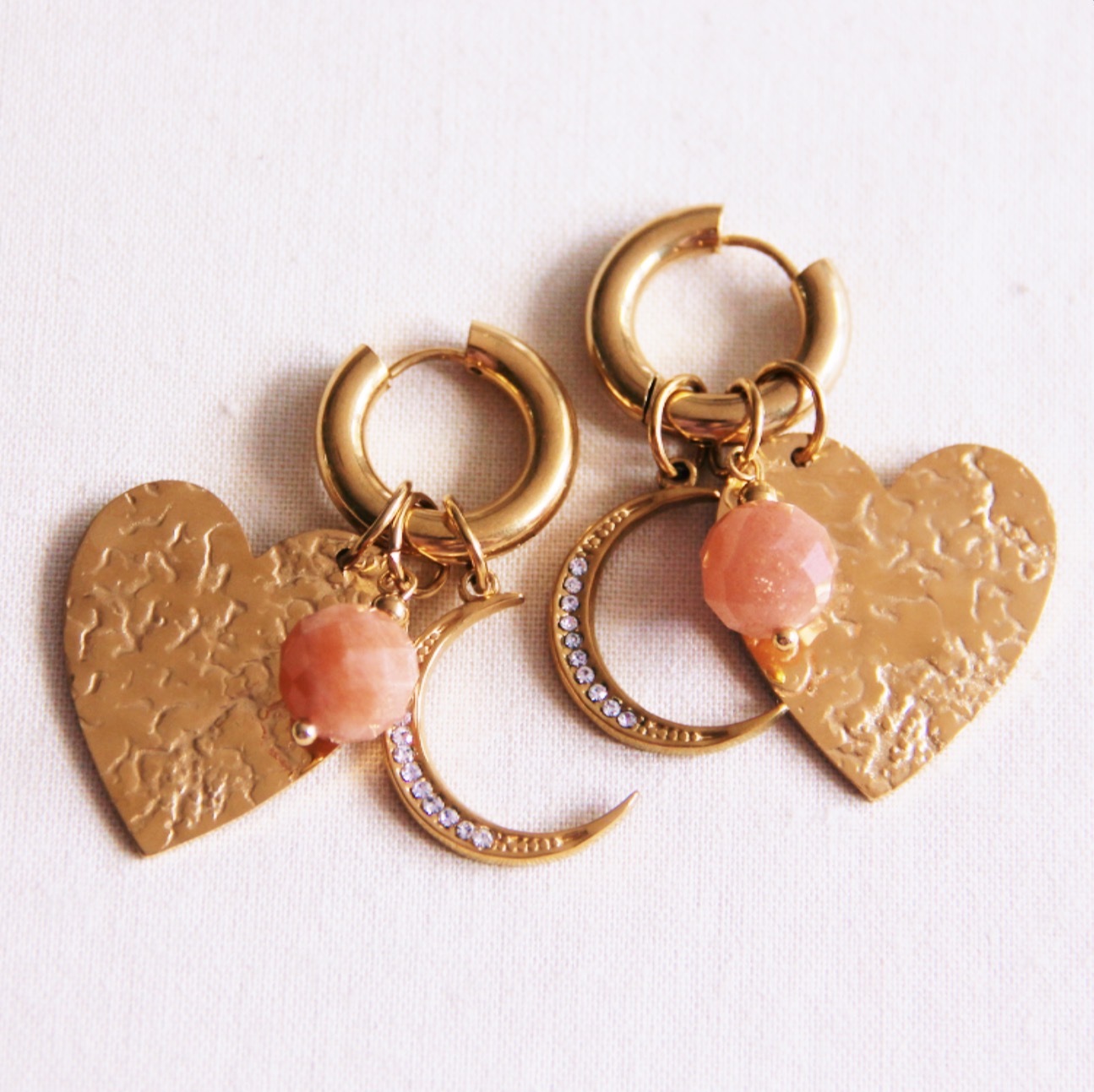 Bazou | RVS brede creolen met crystal maan, hart en edelsteen