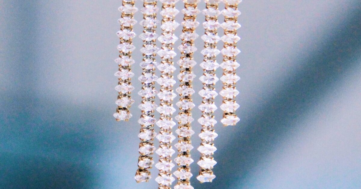 Bazou | Crystal waterfall oorbellen